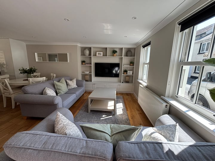 The Showroom - Laugharne