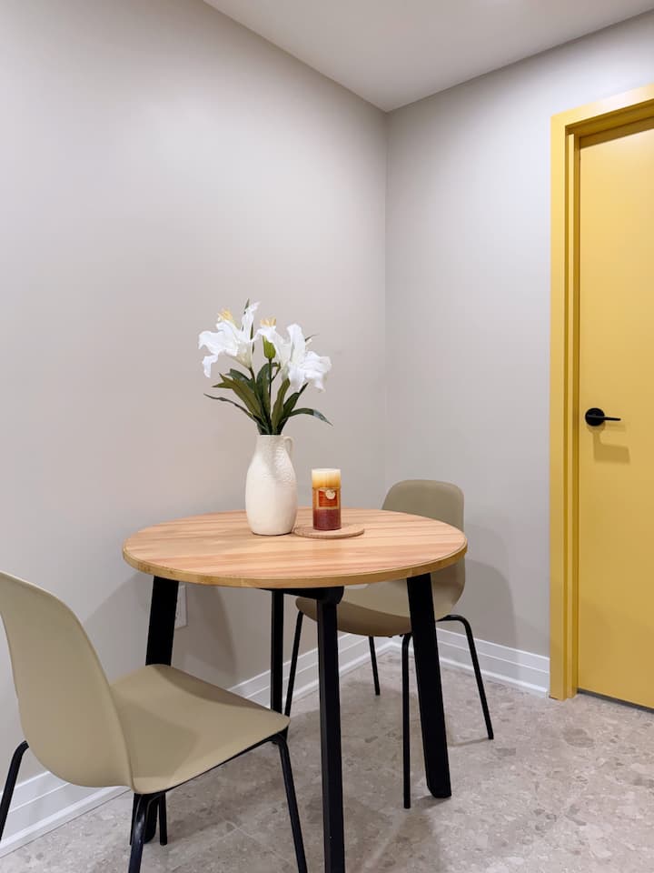 Heart Of Toronto | Spacious Near Ago + Backyard - Toronto