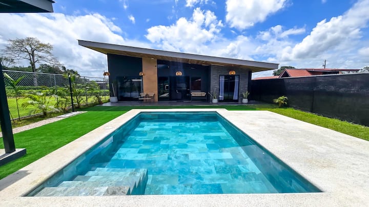 Vulcan House, El Establo - La Fortuna