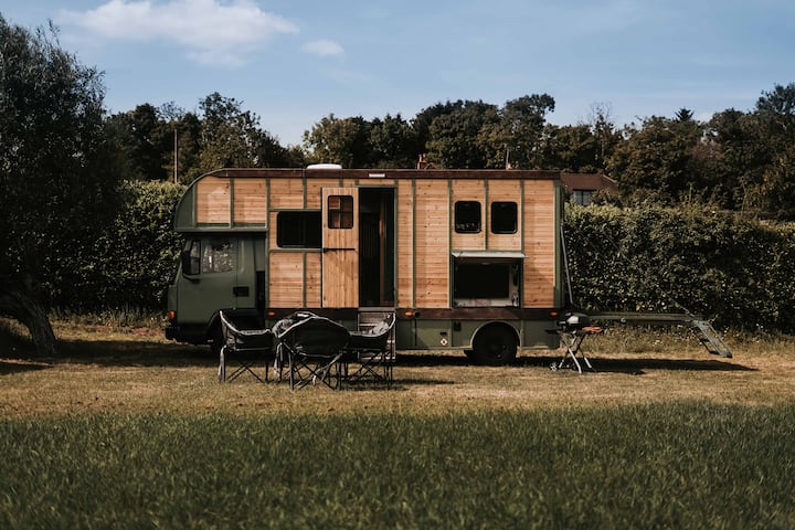 The Galloping Glamper - Luxury Campervan - Godalming