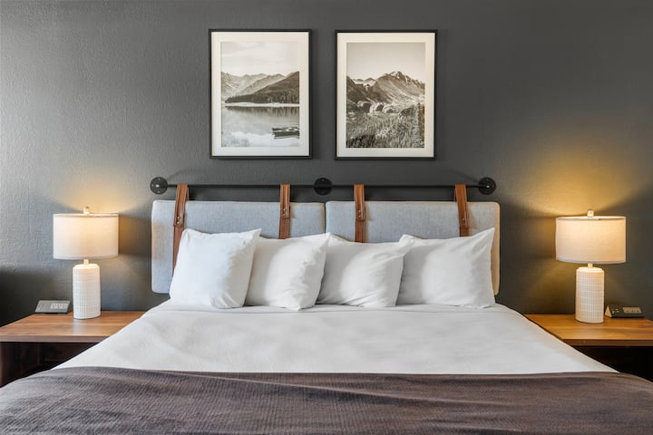 King Comfort - Getaway For Two - Durango, CO