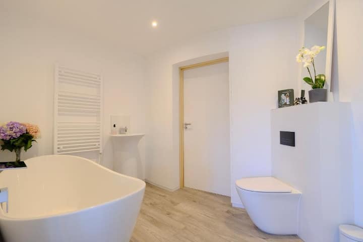 Fantasia - Sun Rise. Lux Private En-suite King Bed - 莫爾文