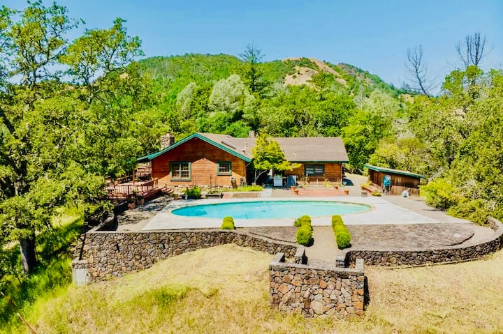 Pool & Palisade Views Home - Calistoga, CA