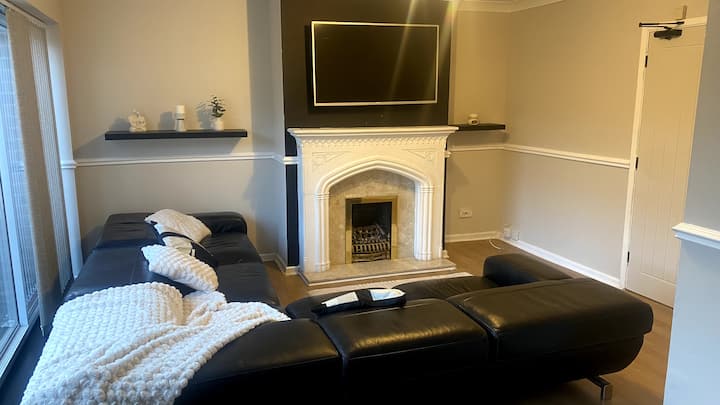 Lux 3-bed House Newly Refurbed - Wolverhampton