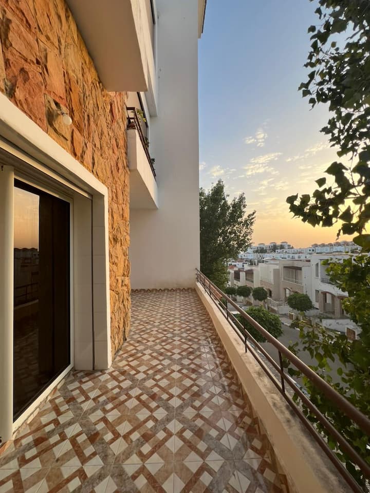 One Of A Kind Duplex: Pool, Tennis, 4 Min To Beach - Tánger