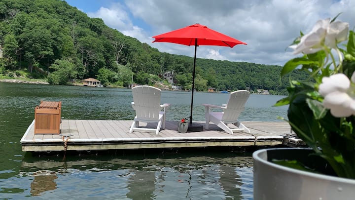 Lakefront Gem - Late Check-out Encouraged - Kent