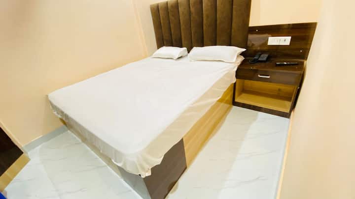 Deluxe Room - Mughalsarai