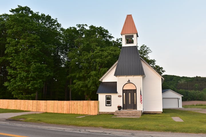 New! Beautiful 1895 Church, Bear Lake Getaway - Bear Lake, MI
