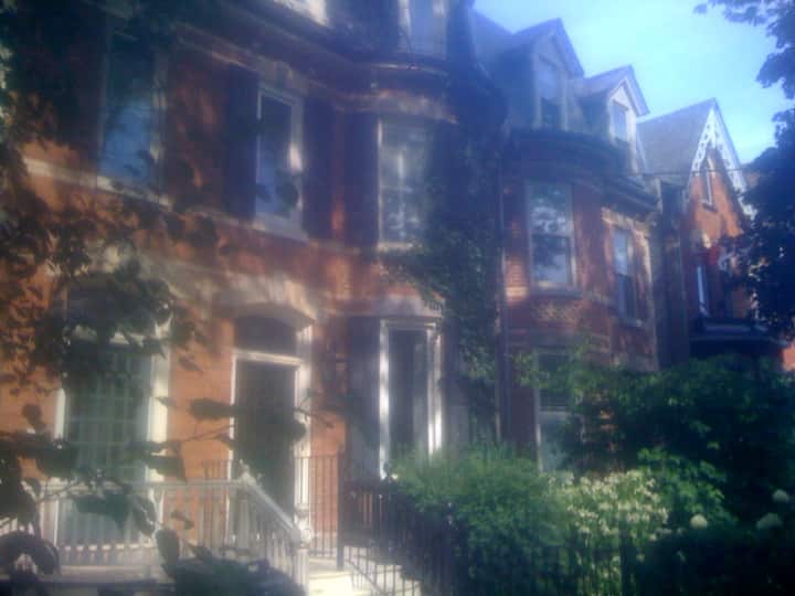 Apartment In Victorian House - Cabbagetown Central - Toronto