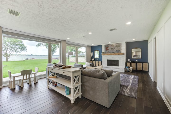 Open Water Oasis On Lake Conroe - Lake Conroe, TX