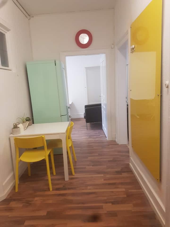 Lage! Schöne 3 Zimmer Wohnung! - Stuttgart