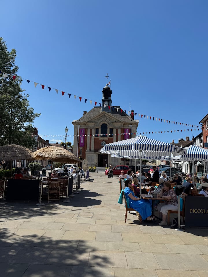 A Market Place Retreat - Marlow, UK