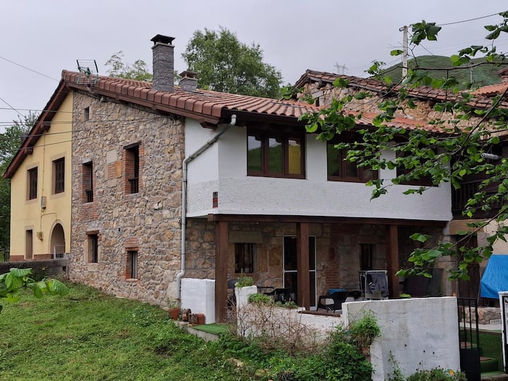 Casa Tomasa En Picos De Europa. - Onís