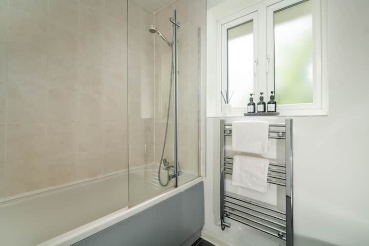 Acorn House - 1 Bed City Centre W/ Parking & Wifi - Liverpool