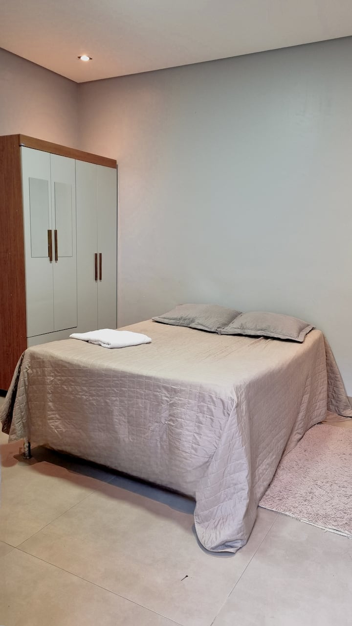 Quarto C/ Espaço Gourmet Em Moc - Montes Claros