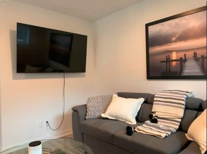 Cozy 1br Apt Perfect For Couple - 롱괴이