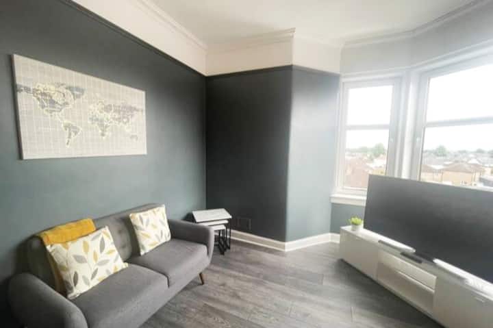Fresh & Modern With Free Parking - Aéroport de Glasgow (GLA)