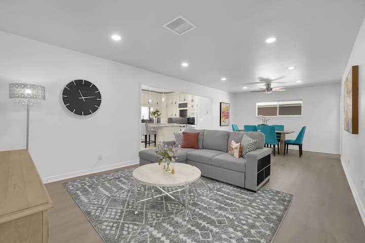 Chic Pool Home Near Ontario Mills And Airport - Upland, CA