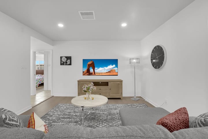 Relaxing Pool Home | Near Ontario Airport & Shops - Upland, CA