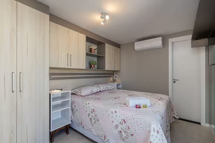 Studio Cama Queen + Ar Condicionado Centro Ctba - Curitiba