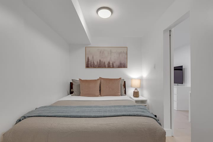 Chic Ossington Hideaway Retreat In Trendy West End - Toronto