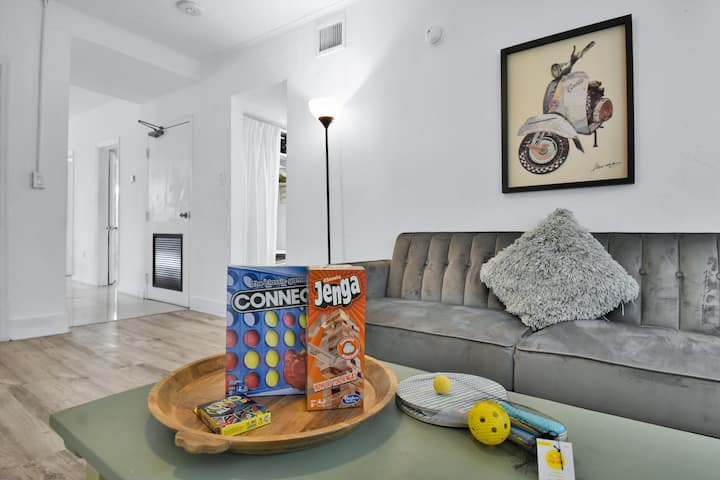 2 Blocks Beachside 4br Escape - Miami Beach
