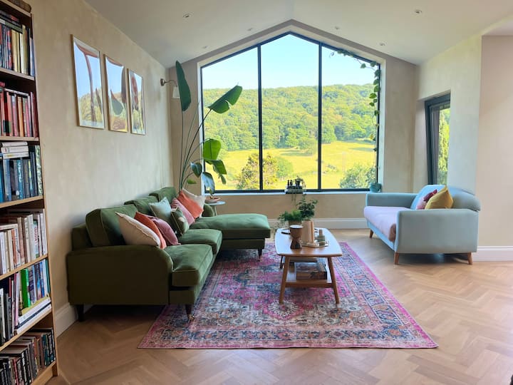 5 Bed With Stunning Valley Views - Holmfirth