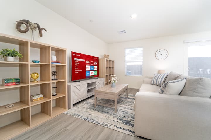 Lily & Lace Cozy Hideaway | New Home & Furnishings - North Las Vegas, NV