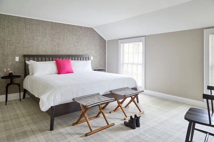 Kent Collection | The Firefly Inn | Room 6 - Kent, CT