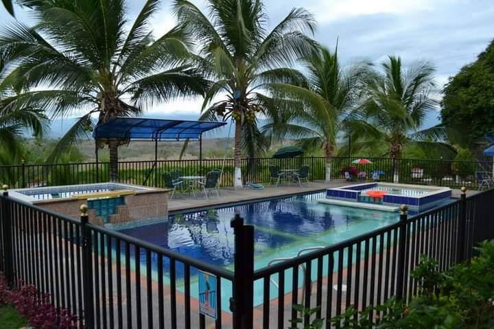 Casa Con Piscina Cerca A Neiva S - Palermo, Colombia