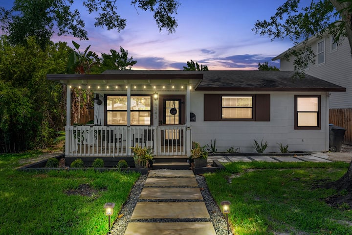 Close To Downtown& Beach- Pool, Porch, Fenced Yard - St. Petersburg, FL