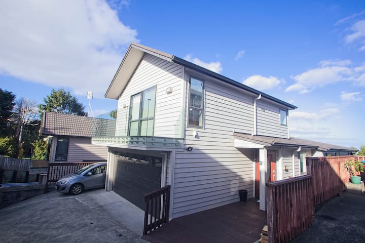 Fantastic Home In Hillsborough - Auckland