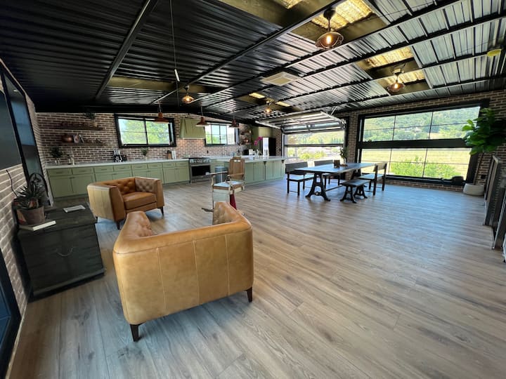 Modern Luxe Barn Loft • Hot Tub • Wine Country - San Luis Obispo, CA