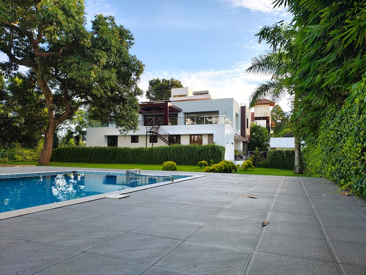 Private Pool Villa Near Kochi - Cochín