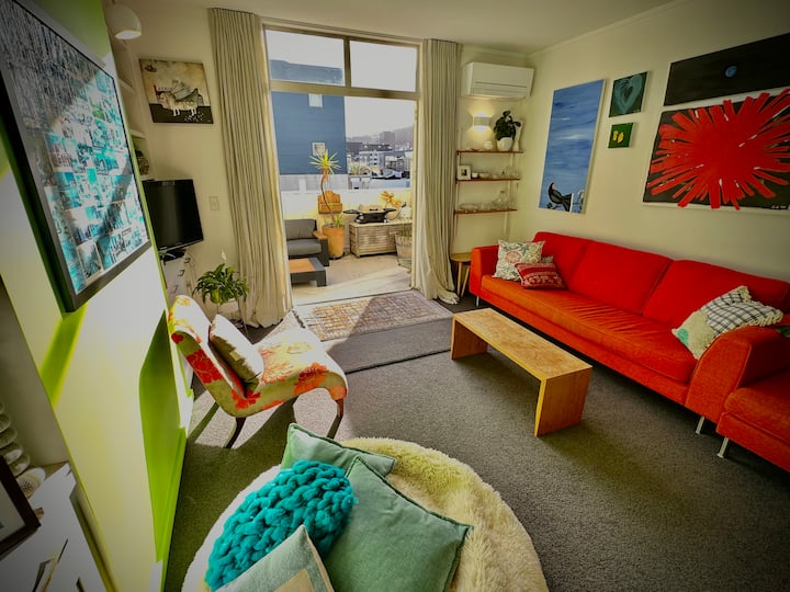 Stroll To The Central City - Wellington