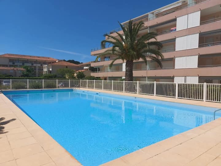 Piscine Clim Parking - Hyères