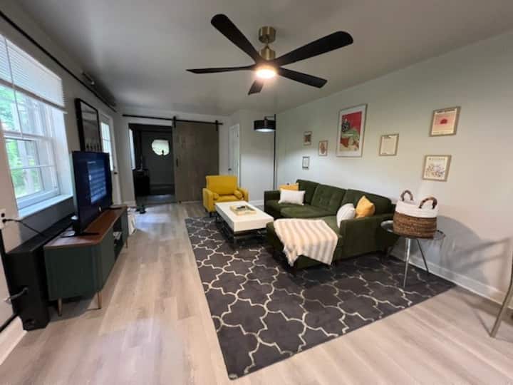 Peaceful Downtown Apartment-cvl - Charlottesville, VA