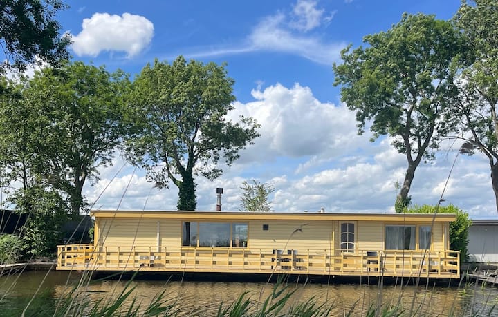 Houseboat Senang - Giethoorn