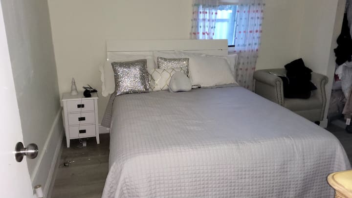 Cozy Guest Room W/ Amenities - Miramar, FL