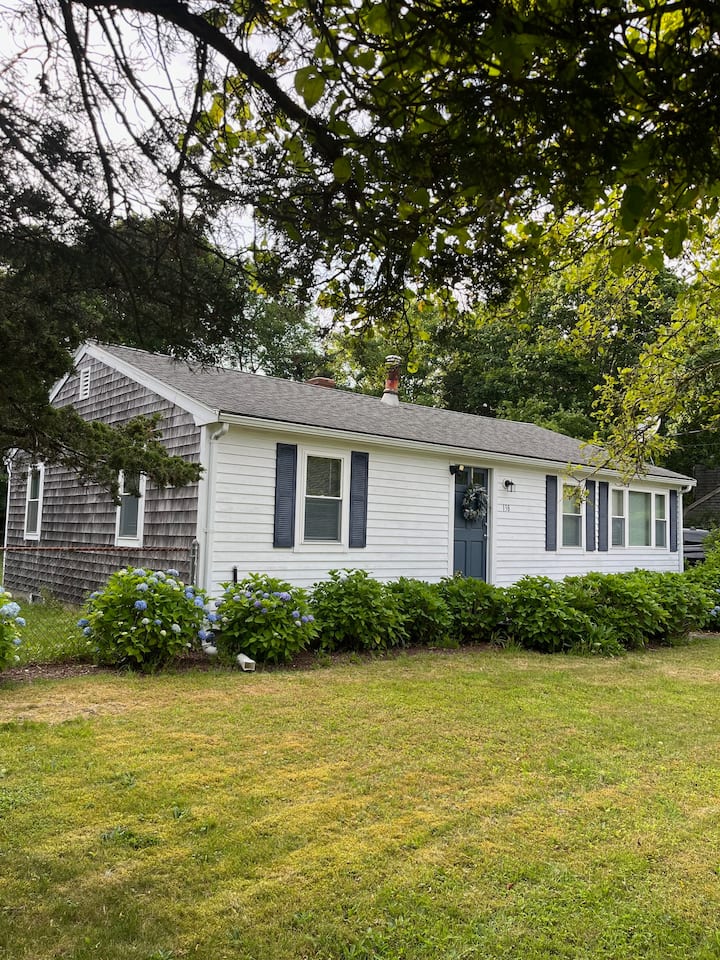 Cape Cod Escape - Woods Hole, MA