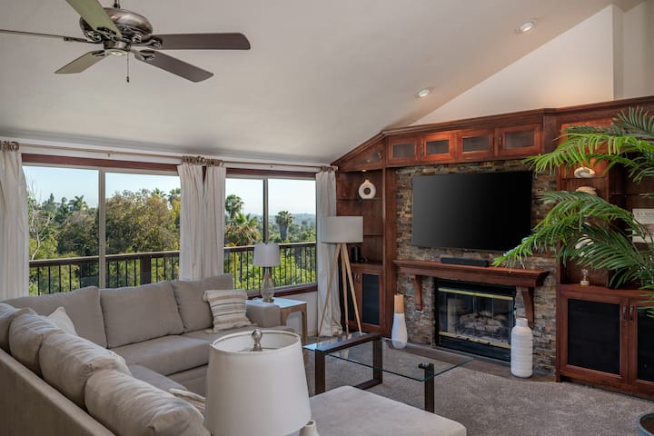 Resort Villa W/ Waterslide, Pool, Spa, Pickleball! - La Mesa, CA