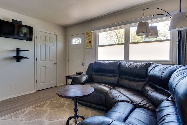 S. Knox House - 2 Kings; 1 Queen; 1 Single - Deck - Knoxville, TN