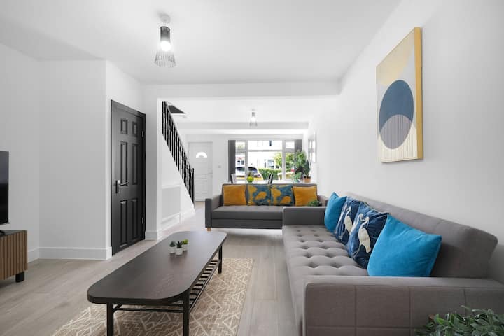 Stylish 2 Bedroom Serviced House In Slough - Slough