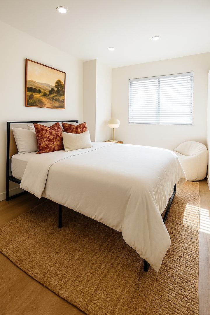Modern Pet Friendly | Free Parking | 1 Bed 1 Bath - Los Angeles, CA