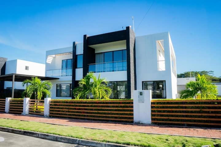 Casa En Girardot Privada Bonita Con Piscina - Ricaurte