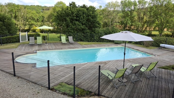 Gite Dordogne Piscine Et Animaux - Dordogne