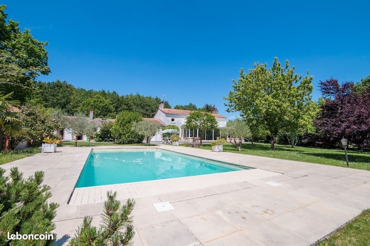 Maison, Villa Avec Piscine, Salle De Réception - Legé