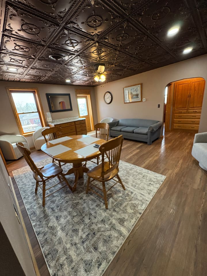 Prairie-dise Downtown Apartment - Prairie du Chien, WI