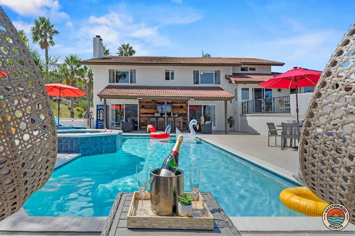 Poway Panorama Peak - Pool, Spa, Sleeps 24! - Poway, CA