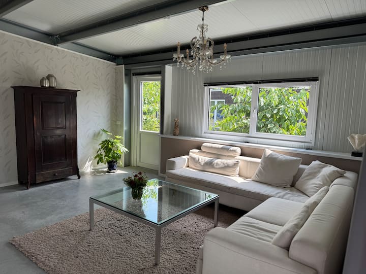 Private Apartment Retreat - Noord-Brabant